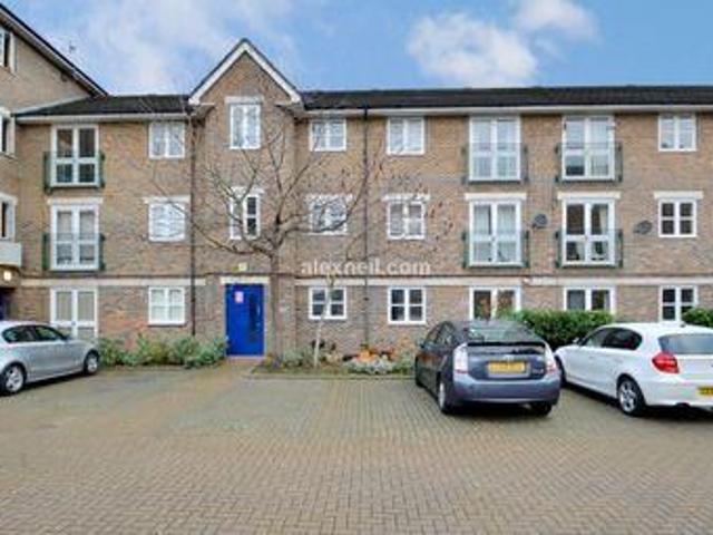 2 Bedrooms Flat for rent in Caravel Close, London E14