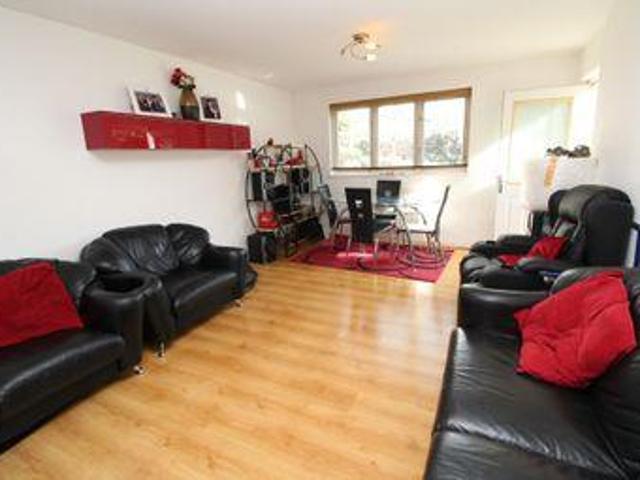 2 Bedrooms Flat for rent in Carholme Road, Forest Hill SE23