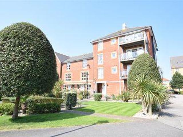 2 Bedrooms Flat for rent in Caroline Way, Eastbourne, East Sussex BN23