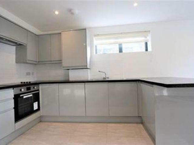 2 Bedrooms Flat for rent in Carlingford Road, London N15