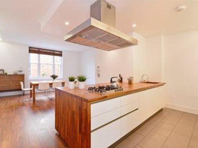 2 Bedrooms Flat for rent in Carlton Drive, London SW15