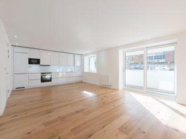 2 Bedrooms Flat for rent in Carlton Drive, Putney SW15