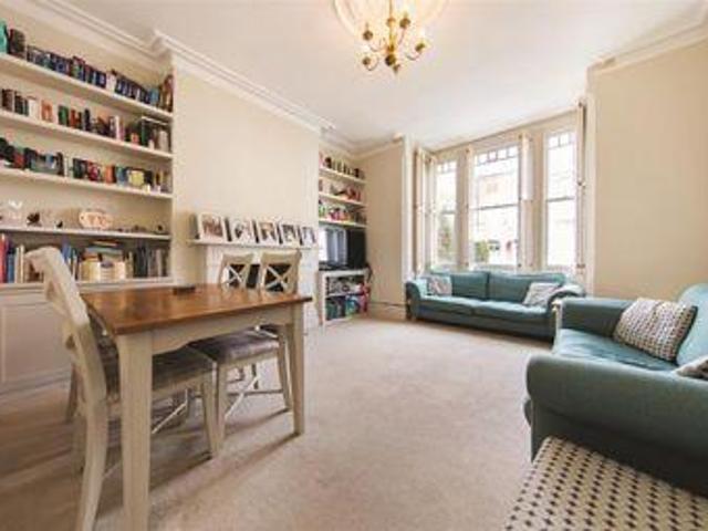 2 Bedrooms Flat for rent in Carmalt Gardens, London SW15