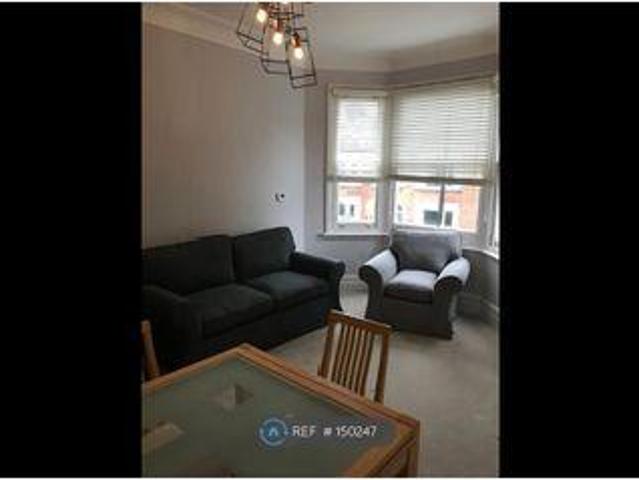 2 Bedrooms Flat for rent in Carminia Road, London SW17