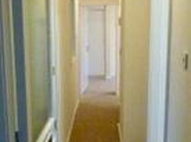 2 Bedrooms Flat for rent in Carslake Avenue, Bolton BL1