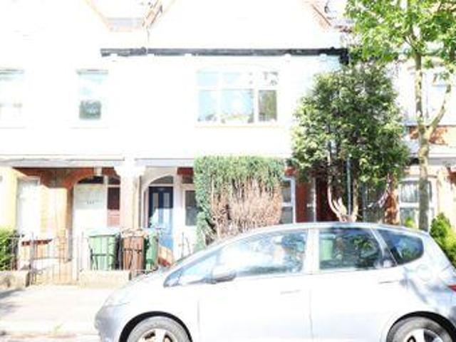 2 Bedrooms Flat for rent in Carr Road, London E17