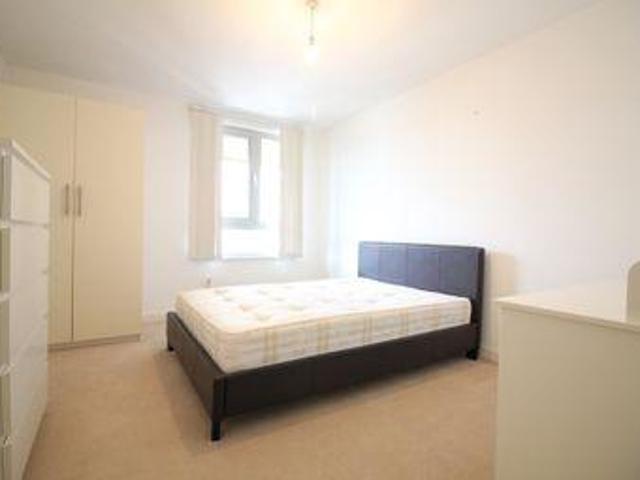 2 Bedrooms Flat for rent in Carronade Court, London N7