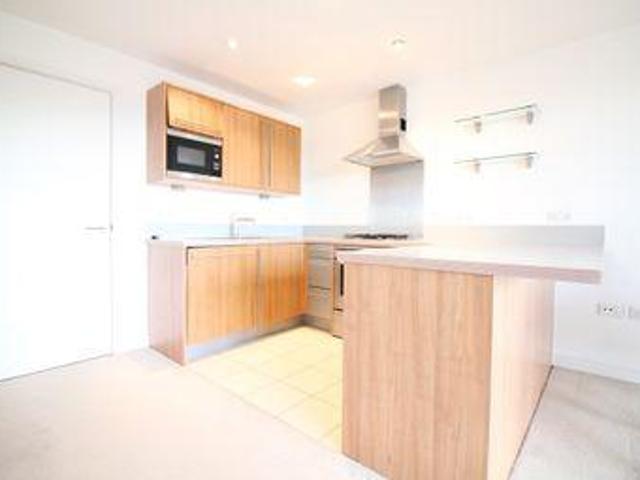 2 Bedrooms Flat for rent in Carronade Court, London N7