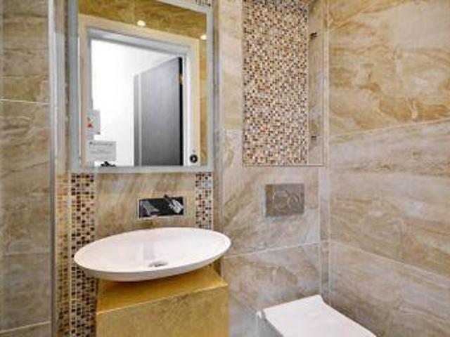 2 Bedrooms Flat for rent in Carrington House, Mayfair W1J