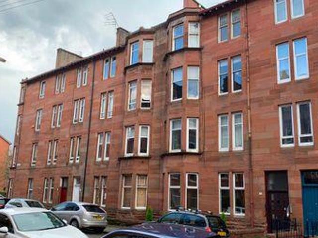 2 Bedrooms Flat for rent in Cartvale Road, Battlefield, Glasgow G42