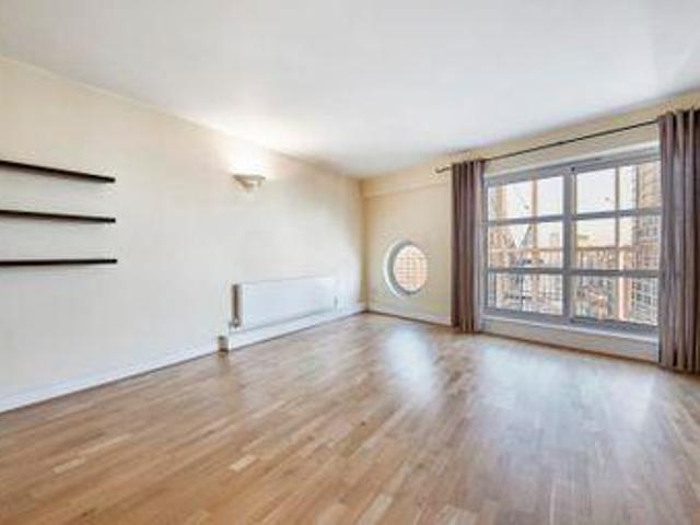 2 Bedrooms Flat for rent in Cascades Tower, Canary Wharf E14