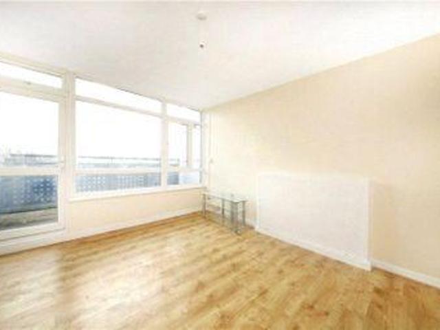 2 Bedrooms Flat for rent in Cassland Road, London E9