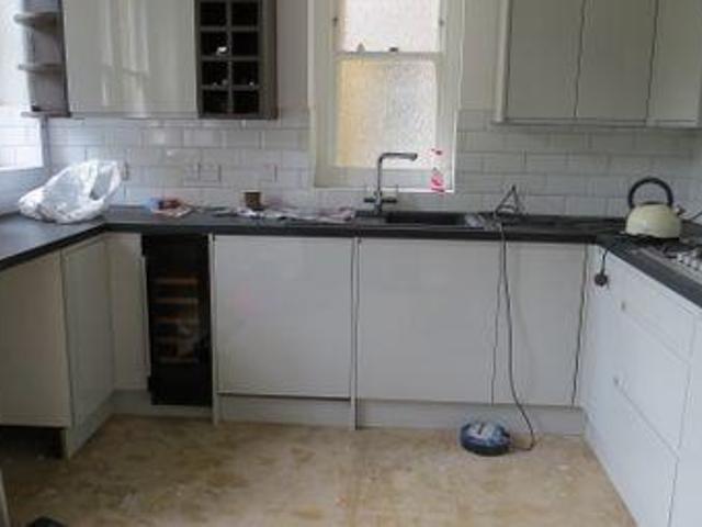 2 Bedrooms Flat for rent in Castellain Road, London W9