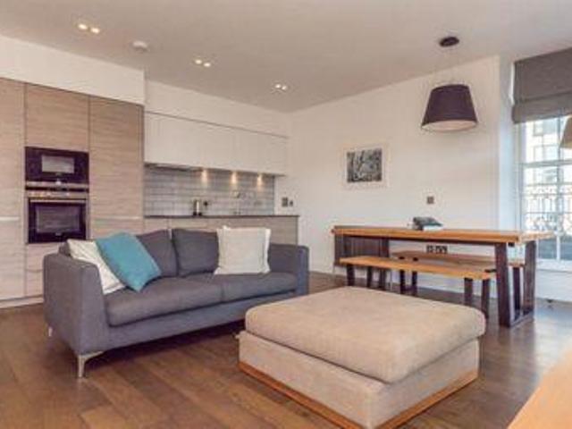 2 Bedrooms Flat for rent in Castle Street, New Town, Edinburgh EH2