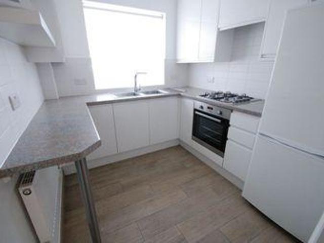 2 Bedrooms Flat for rent in Castlebar Lodge, Audley Road, Hendon NW4