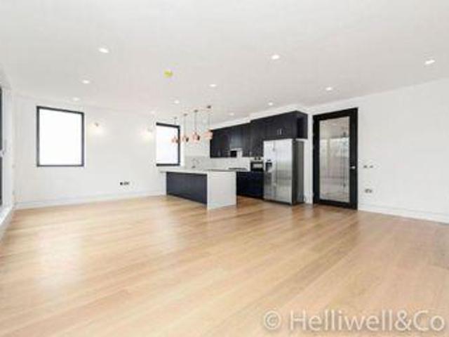 2 Bedrooms Flat for rent in Castlebar Road, Ealing, London W5