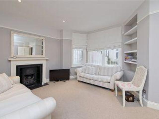 2 Bedrooms Flat for rent in Castletown Road, London W14