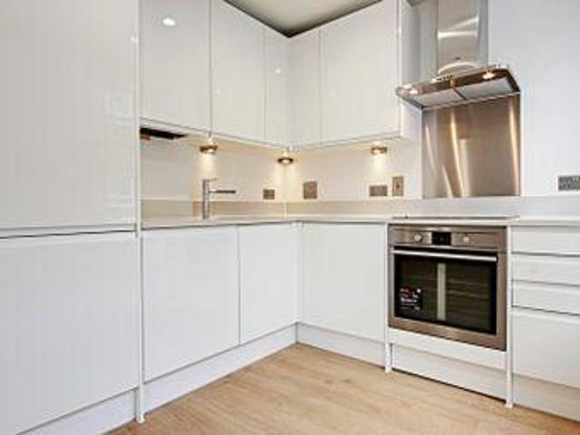 2 Bedrooms Flat for rent in Cecil Court, 55 London Road, Enfield EN2