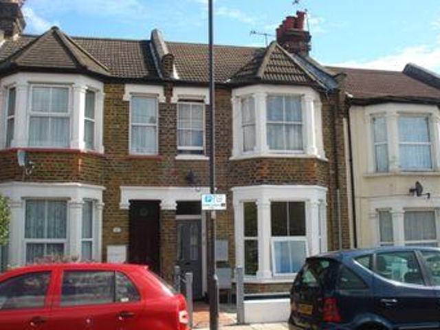 2 Bedrooms Flat for rent in Cecil Road, Harrow HA3