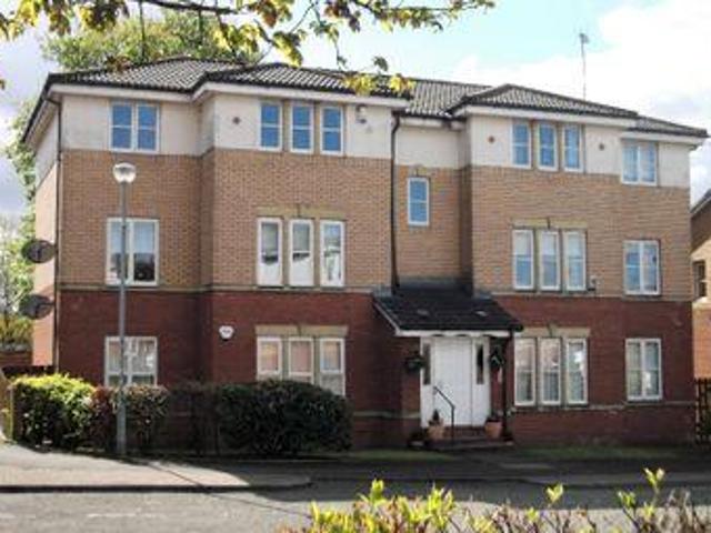 2 Bedrooms Flat for rent in Celtic Street, Maryhill, Glasgow G20