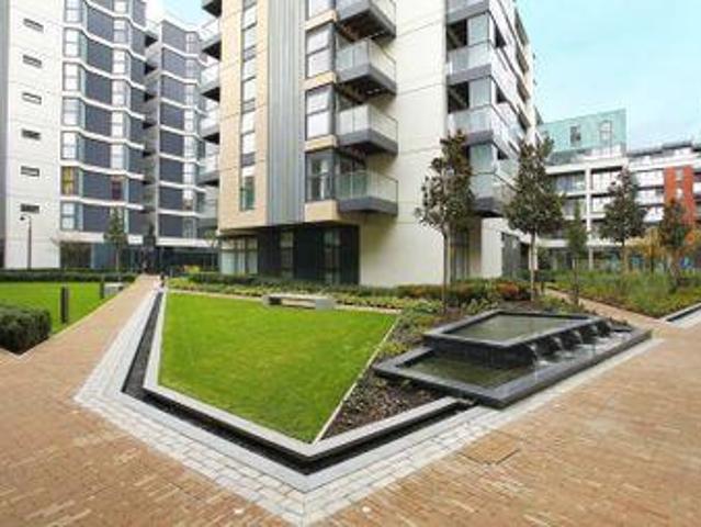 2 Bedrooms Flat for rent in Central Square, Clerkenwell, London EC1V