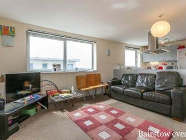 2 Bedrooms Flat for rent in Centreway Apartments, Ilford IG1