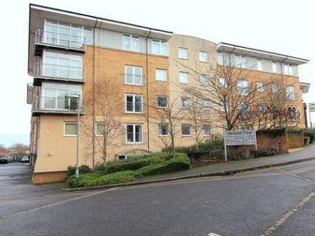 2 Bedrooms Flat for rent in Centurion Court, Camp Road, St Albans, Hertfordshire AL1