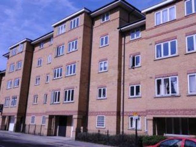 2 Bedrooms Flat for rent in Centurion Court, Rushgrove Street, Woolwich SE18