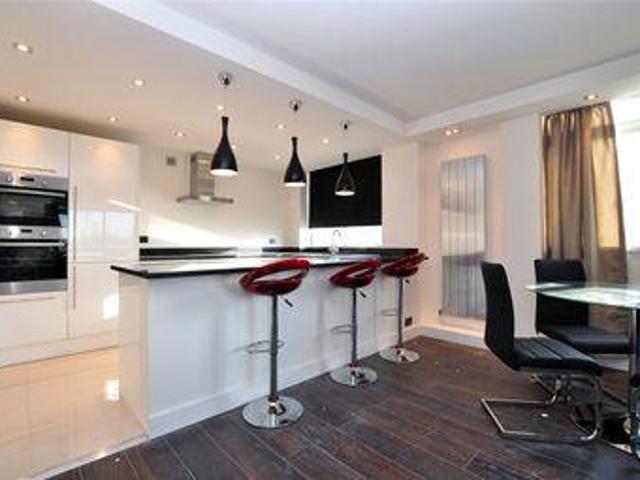 2 Bedrooms Flat for rent in Century Court, Grove End Road, London NW8