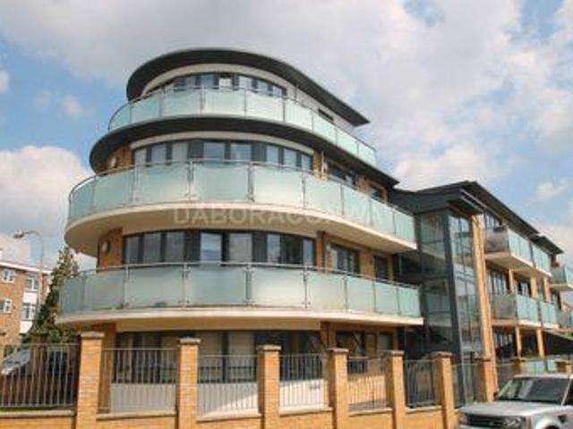 2 Bedrooms Flat for rent in Church Avenue, Highams Park E4