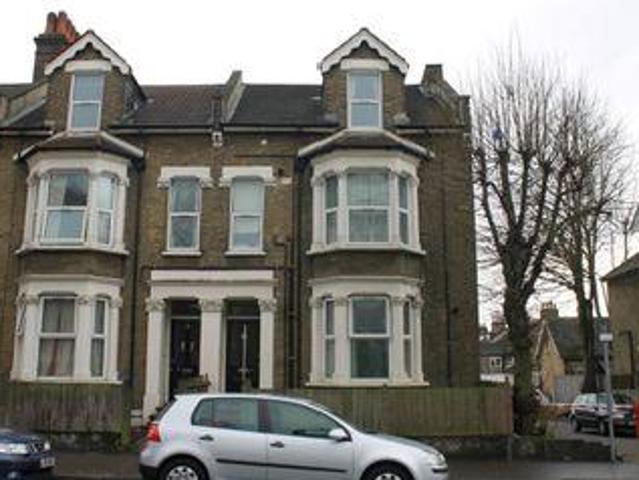 2 Bedrooms Flat for rent in Church Hill, Walthamstow, London E17