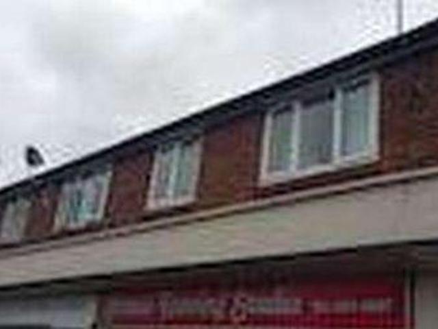 2 Bedrooms Flat for rent in Church Lane, Leeds LS15