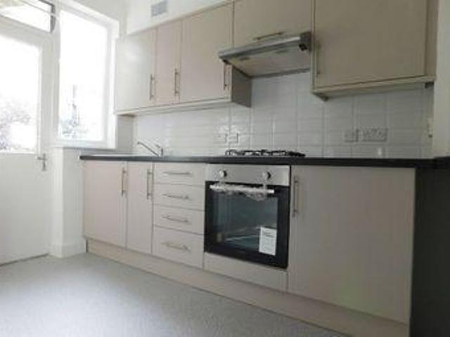 2 Bedrooms Flat for rent in Church Road, Hanwell, London W7