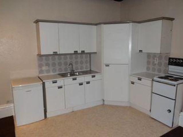 2 Bedrooms Flat for rent in Church St, Eccles M30