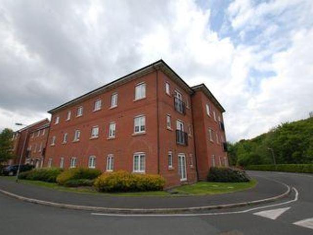 2 Bedrooms Flat for rent in Churchbeck Chase, Radcliffe, Manchester M26