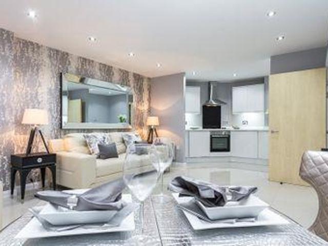 2 Bedrooms Flat for rent in Churchill Way, Cardiff CF10