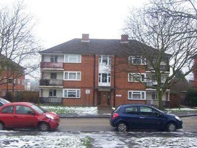 2 Bedrooms Flat for rent in Chadwick Avenue, London E4
