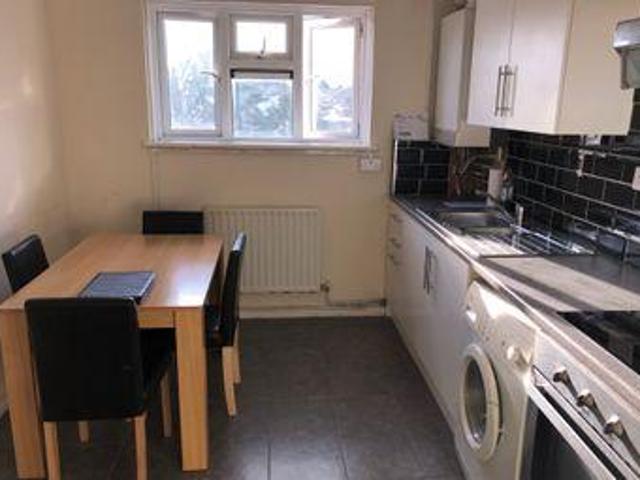 2 Bedrooms Flat for rent in Chadwick Avenue, London E4