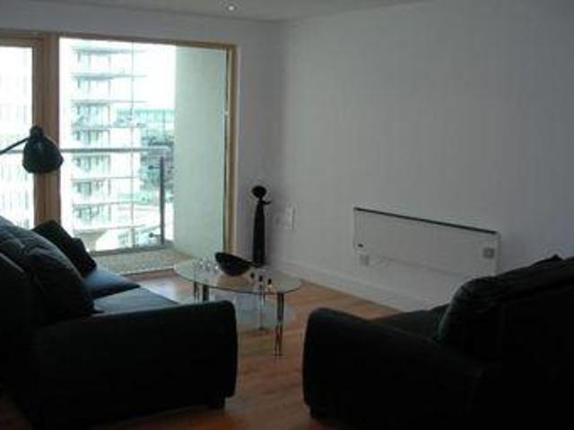 2 Bedrooms Flat for rent in Chadwick Street, Hunslet, Leeds LS10