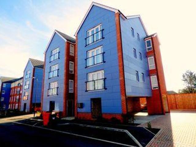 2 Bedrooms Flat for rent in Chadwick Road, Langley, Berkshire SL3