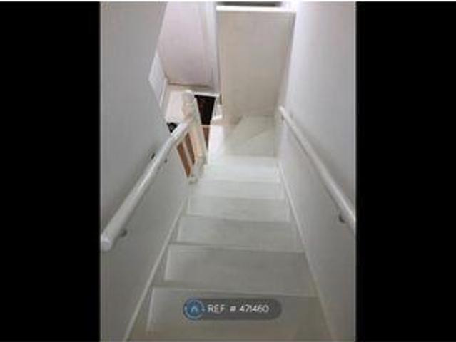 2 Bedrooms Flat for rent in Chadwin Road, London E13