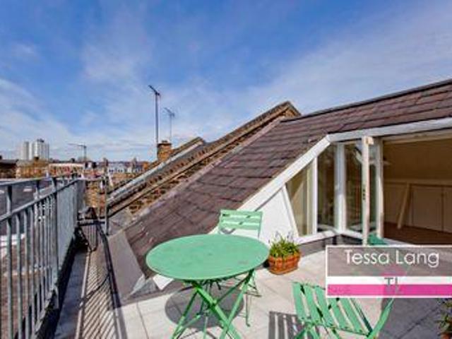 2 Bedrooms Flat for rent in Chalcot Square, Primrose Hill, London NW1
