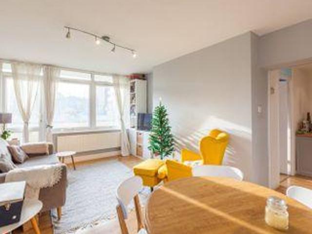 2 Bedrooms Flat for rent in Challice Way, Brixton Hill SW2