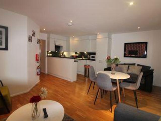 2 Bedrooms Flat for rent in Chalton Street, London NW1
