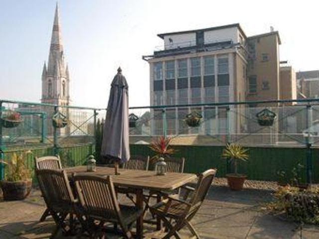 2 Bedrooms Flat for rent in Chamberlain House, 126 Westminster Bridge Road, London SE1