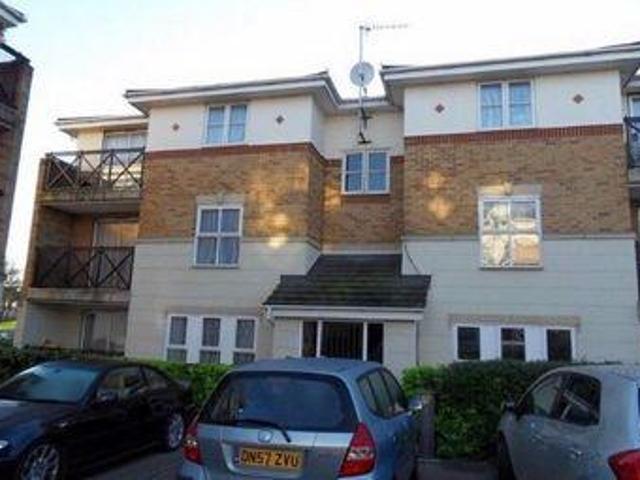 2 Bedrooms Flat for rent in Champness Road, Barking IG11