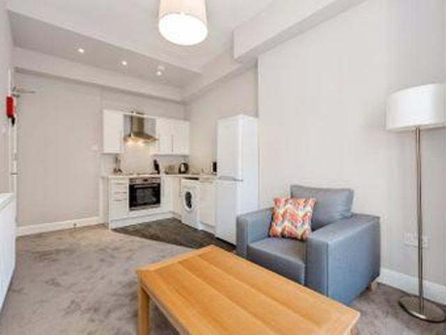 2 Bedrooms Flat for rent in Chancellor Street, Partick, Glasgow G11