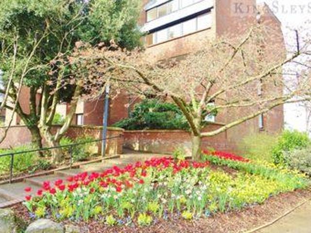 2 Bedrooms Flat for rent in Chandos Way, Wellgarth Road, London NW11