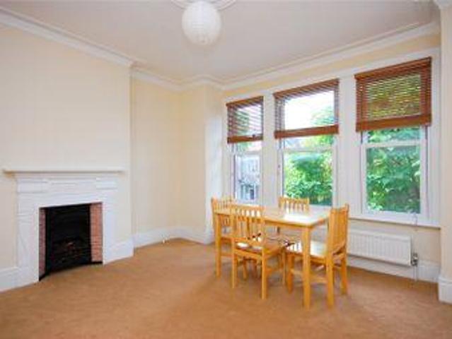 2 Bedrooms Flat for rent in Chandos Road, London NW2