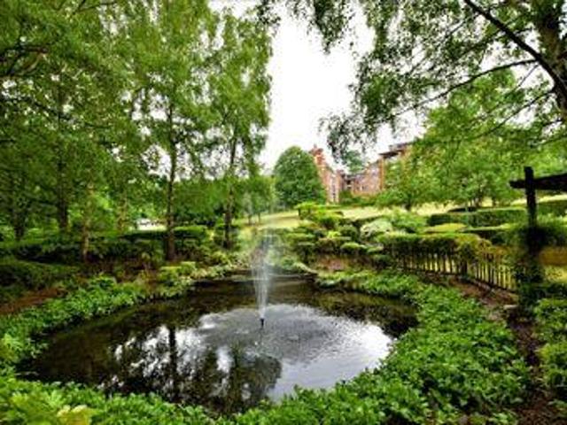 2 Bedrooms Flat for rent in Chasewood Park, Harrow HA1